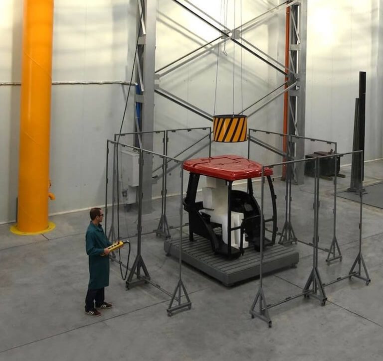 Что такое ROPS / FOPS? Стандарты безопасности спецтехники - Snabus.ru